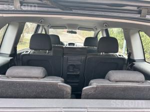Grey Opel Zafira 2009 in Riga, with an engine capacity of 1.80 L and mileage of 325 thousand km for 2390 €, photo 12 on AUTOMOTO.COM.LV