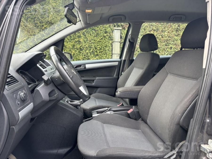 Grey Opel Zafira 2009 in Riga, with an engine capacity of 1.80 L and mileage of 325 thousand km for 2390 €, photo 15 on AUTOMOTO.COM.LV