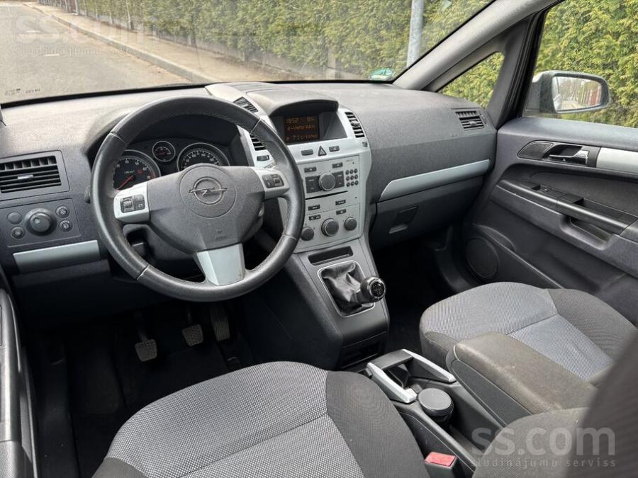 Grey Opel Zafira 2009 in Riga, with an engine capacity of 1.80 L and mileage of 325 thousand km for 2390 €, photo 16 on AUTOMOTO.COM.LV