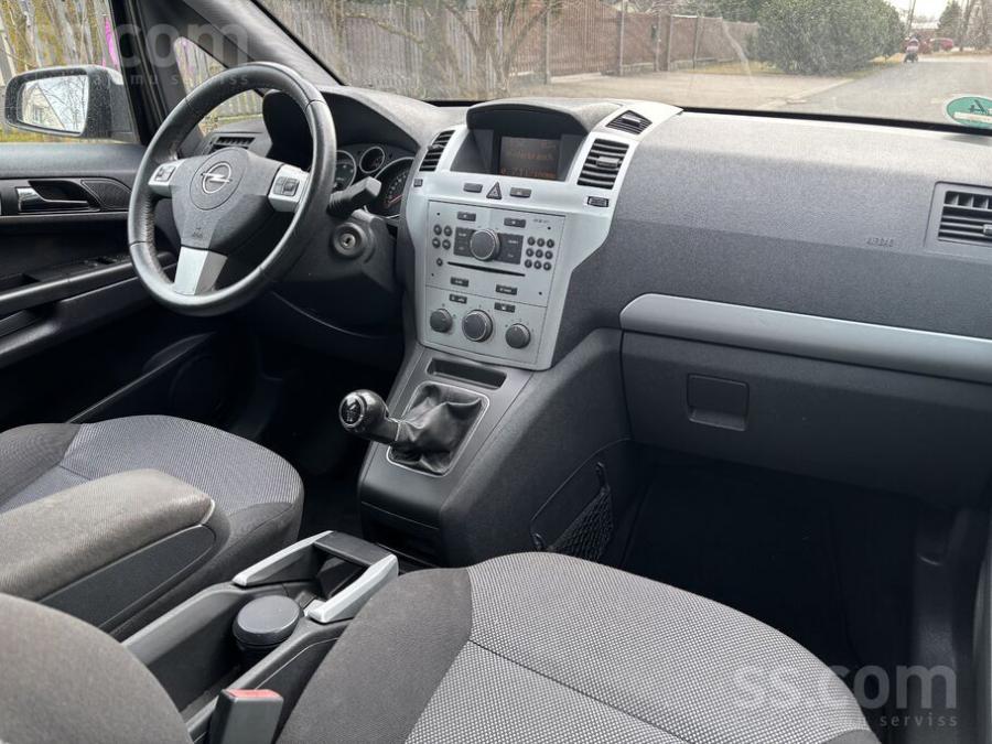 Grey Opel Zafira 2009 in Riga, with an engine capacity of 1.80 L and mileage of 325 thousand km for 2390 €, photo 17 on AUTOMOTO.COM.LV