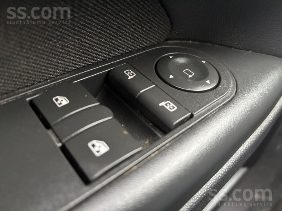 Grey Opel Zafira 2009 in Riga, with an engine capacity of 1.80 L and mileage of 325 thousand km for 2390 €, photo 19 on AUTOMOTO.COM.LV