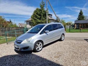 Grey Opel Zafira 2009 in Prienai, with an engine capacity of 1.70 L and mileage of 270 thousand km for 999 €, photo 3 on AUTOMOTO.COM.LV