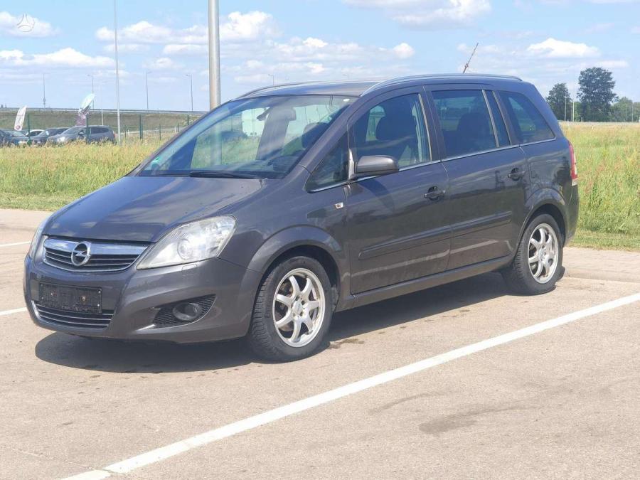 Pelēks Opel Zafira 2009 Marijampole, ar dzinēja tilpumu 1.80 L un nobraukumu 197 tūkst. km par 2400 €, foto 3 vietnē AUTOMOTO.COM.LV