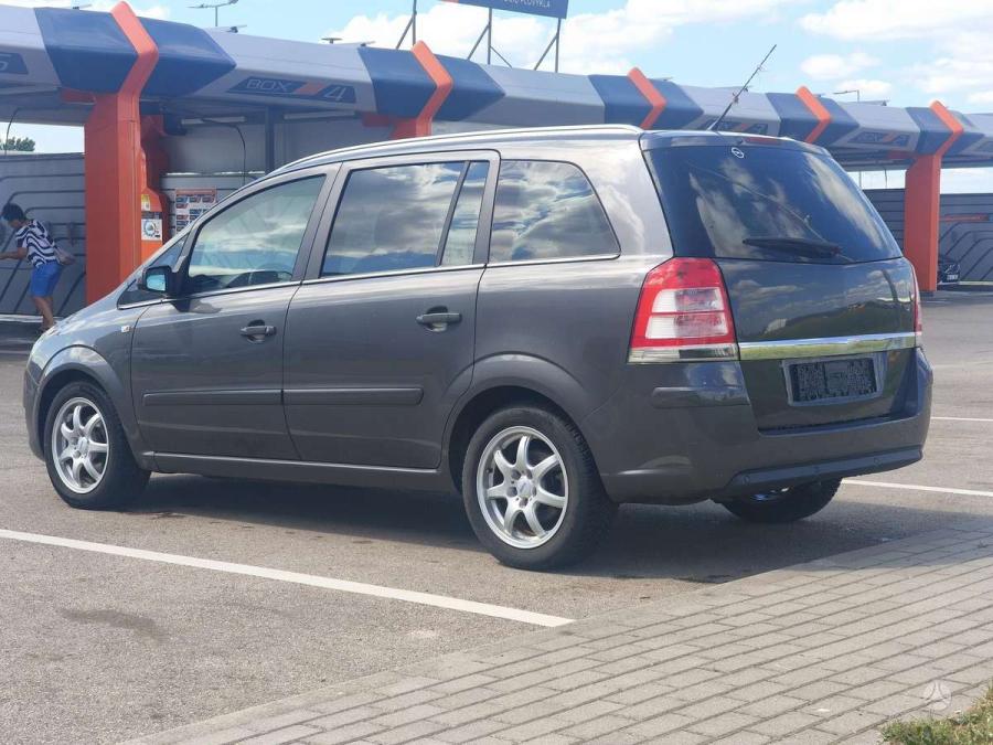 Pelēks Opel Zafira 2009 Marijampole, ar dzinēja tilpumu 1.80 L un nobraukumu 197 tūkst. km par 2400 €, foto 8 vietnē AUTOMOTO.COM.LV