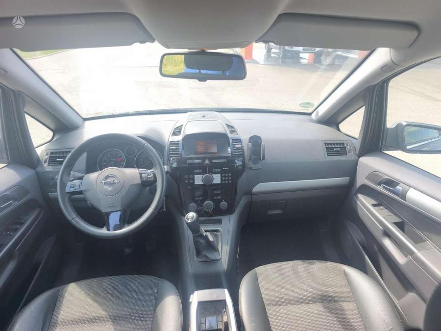 Pelēks Opel Zafira 2009 Marijampole, ar dzinēja tilpumu 1.80 L un nobraukumu 197 tūkst. km par 2400 €, foto 11 vietnē AUTOMOTO.COM.LV