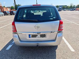 Pelēks Opel Zafira 2009 Kauņa, ar dzinēja tilpumu 1.80 L un nobraukumu 302 tūkst. km par 2500 €, foto  vietnē AUTOMOTO.COM.LV