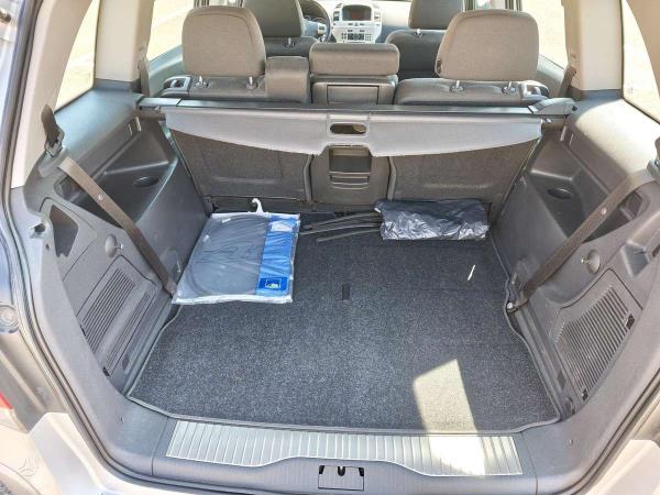 Pelēks Opel Zafira 2009 Kauņa, ar dzinēja tilpumu 1.80 L un nobraukumu 302 tūkst. km par 2500 €, foto 3 vietnē AUTOMOTO.COM.LV