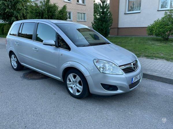 Grey Opel Zafira 2009 in Rietavas, with an engine capacity of 1.91 L and mileage of 250 thousand km for 2350 €, photo 2 on AUTOMOTO.COM.LV