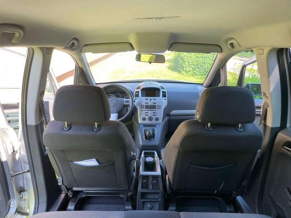 Grey Opel Zafira 2009 in Rietavas, with an engine capacity of 1.91 L and mileage of 250 thousand km for 2350 €, photo 7 on AUTOMOTO.COM.LV
