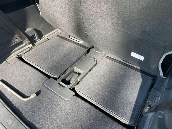 Grey Opel Zafira 2009 in Rietavas, with an engine capacity of 1.91 L and mileage of 250 thousand km for 2350 €, photo 10 on AUTOMOTO.COM.LV