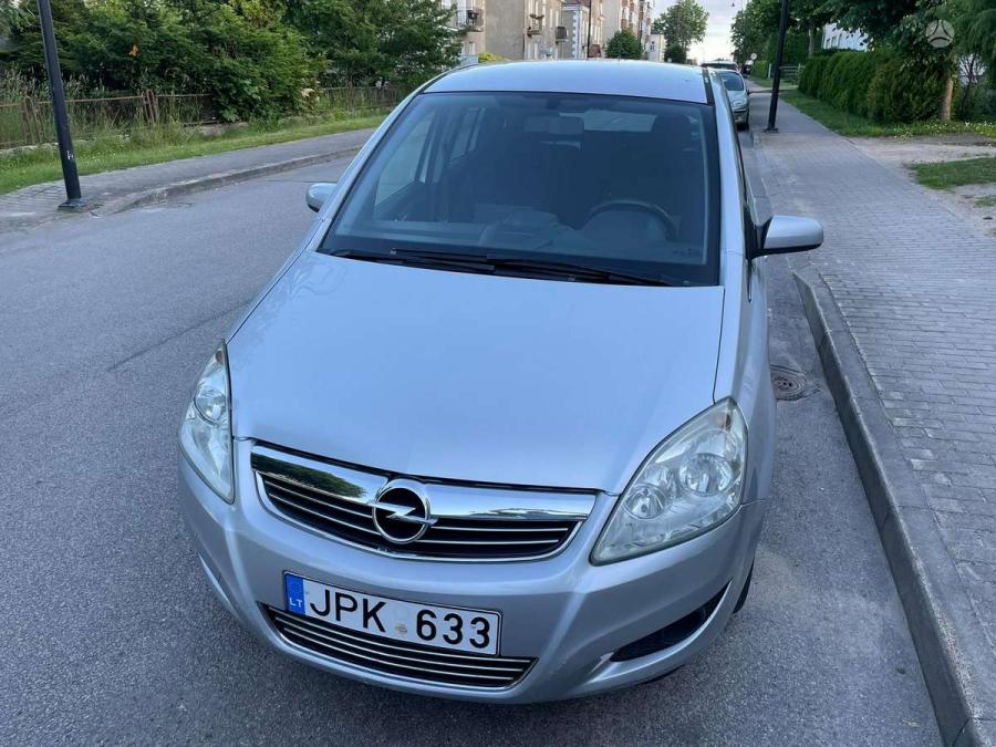 Grey Opel Zafira 2009 in Rietavas, with an engine capacity of 1.91 L and mileage of 250 thousand km for 2350 €, photo 1 on AUTOMOTO.COM.LV