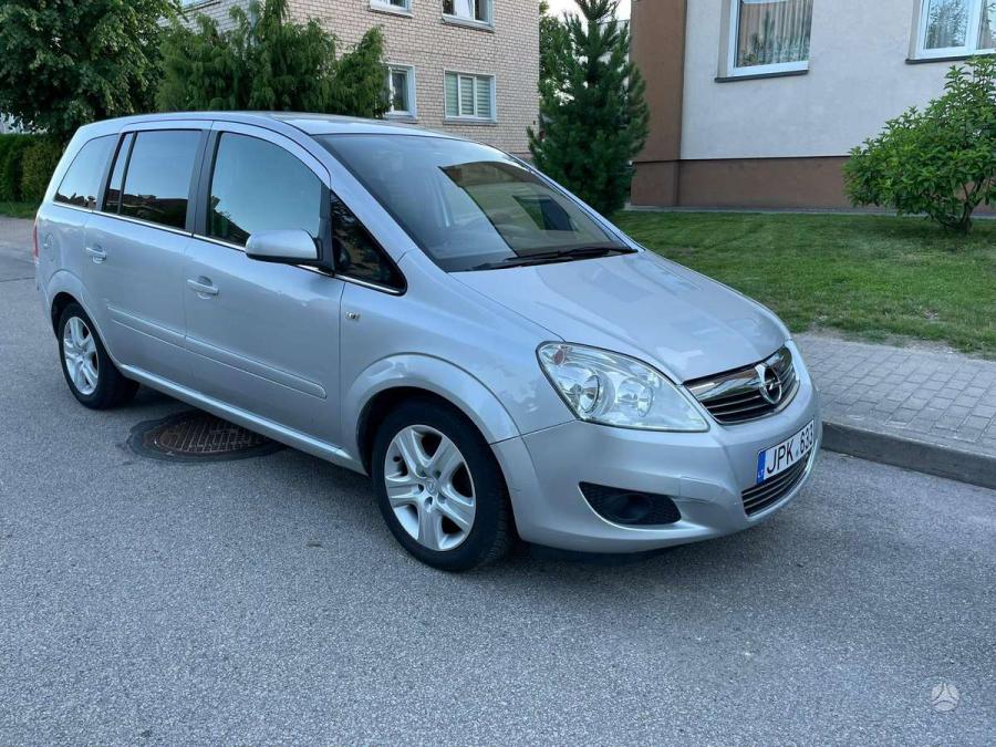 Grey Opel Zafira 2009 in Rietavas, with an engine capacity of 1.91 L and mileage of 250 thousand km for 2350 €, photo 3 on AUTOMOTO.COM.LV