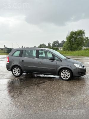 Pelēks Opel Zafira 2009 Liepāja, ar dzinēja tilpumu 1.70 L un nobraukumu 285 tūkst. km par 1800 €, foto 4 vietnē AUTOMOTO.COM.LV
