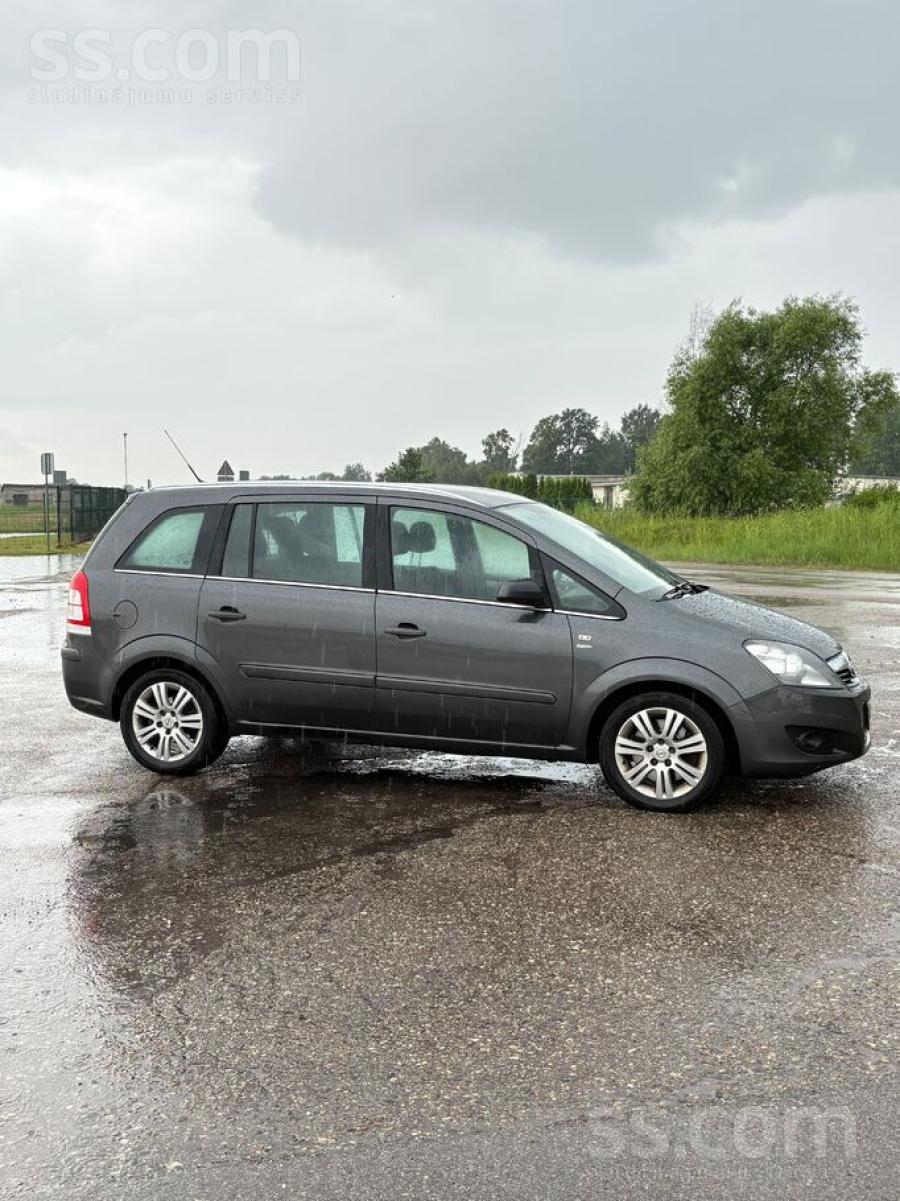 Pelēks Opel Zafira 2009 Liepāja, ar dzinēja tilpumu 1.70 L un nobraukumu 285 tūkst. km par 1800 €, foto 4 vietnē AUTOMOTO.COM.LV