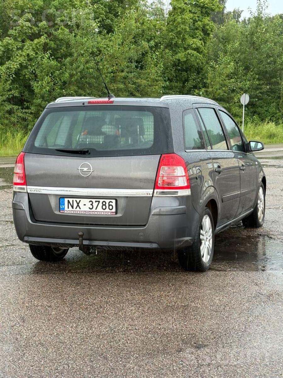 Pelēks Opel Zafira 2009 Liepāja, ar dzinēja tilpumu 1.70 L un nobraukumu 285 tūkst. km par 1800 €, foto 7 vietnē AUTOMOTO.COM.LV