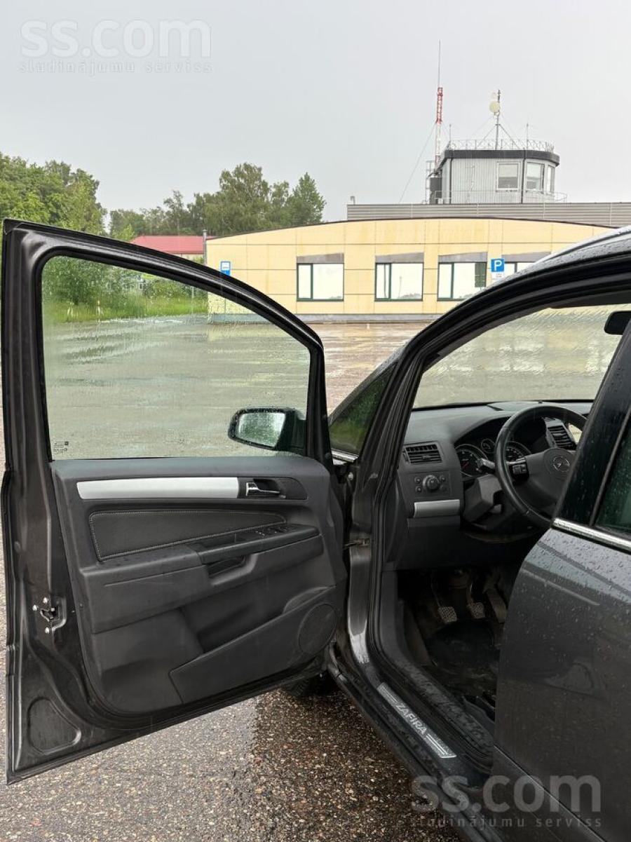 Pelēks Opel Zafira 2009 Liepāja, ar dzinēja tilpumu 1.70 L un nobraukumu 285 tūkst. km par 1800 €, foto 10 vietnē AUTOMOTO.COM.LV