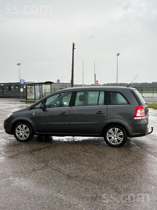 Pelēks Opel Zafira 2009 Liepāja, ar dzinēja tilpumu 1.70 L un nobraukumu 285 tūkst. km par 1800 €, foto 4 vietnē AUTOMOTO.COM.LV
