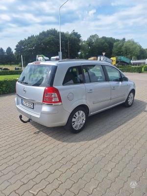 Grey Opel Zafira 2009 in Klaipeda, with an engine capacity of 0.00 L and mileage of 232 thousand km for 2600 €, photo 5 on AUTOMOTO.COM.LV