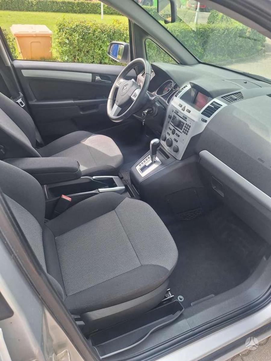 Grey Opel Zafira 2009 in Klaipeda, with an engine capacity of 0.00 L and mileage of 232 thousand km for 2600 €, photo 13 on AUTOMOTO.COM.LV