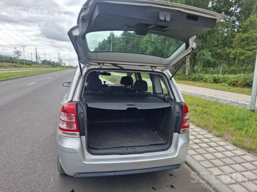 Pelēks Opel Zafira 2009 Rīga, ar dzinēja tilpumu 1.60 L un nobraukumu 308 tūkst. km par 2900 €, foto 8 vietnē AUTOMOTO.COM.LV
