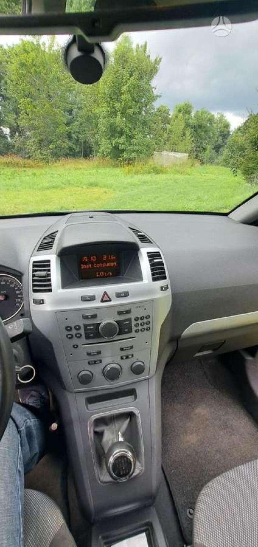 Grey Opel Zafira 2009 in Visaginas, with an engine capacity of 1.69 L and mileage of 291 thousand km for 2200 €, photo 6 on AUTOMOTO.COM.LV