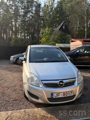 Pelēks Opel Zafira 2009 Daugavpils, ar dzinēja tilpumu 1.70 L un nobraukumu 326 tūkst. km par 1650 €, foto 3 vietnē AUTOMOTO.COM.LV