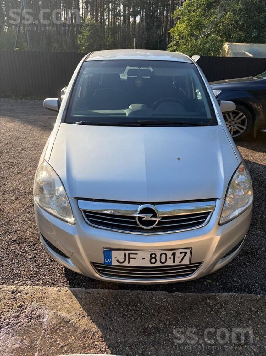 Pelēks Opel Zafira 2009 Daugavpils, ar dzinēja tilpumu 1.70 L un nobraukumu 326 tūkst. km par 1650 €, foto 5 vietnē AUTOMOTO.COM.LV
