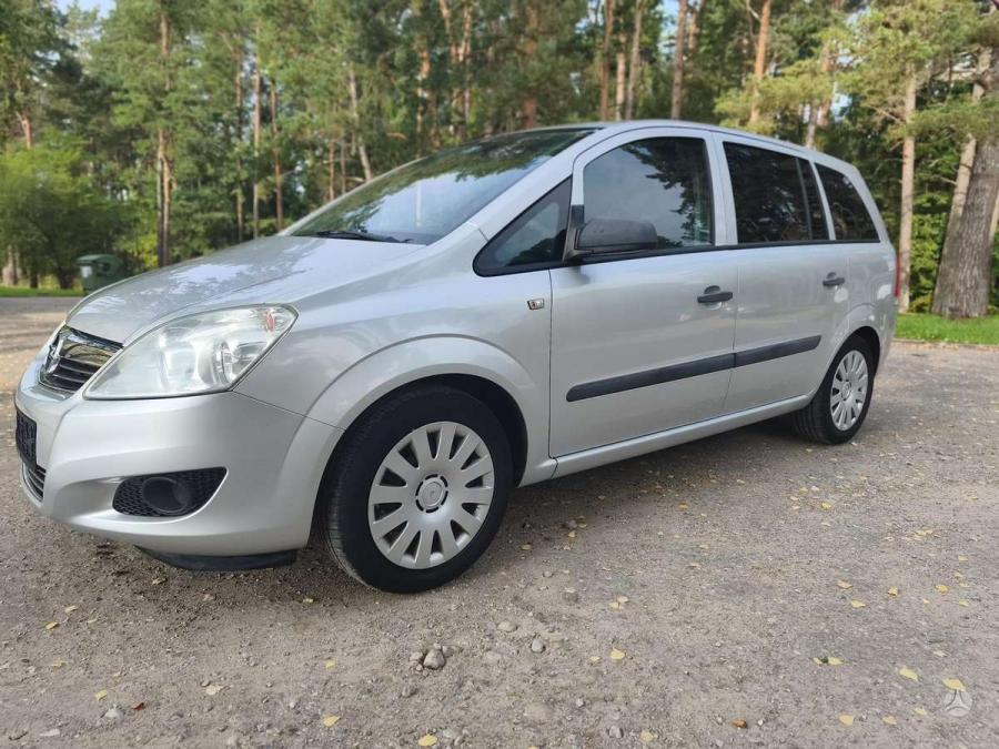 Pelēks Opel Zafira 2009 Utena, ar dzinēja tilpumu 1.60 L un nobraukumu 157 tūkst. km par 2650 €, foto 1 vietnē AUTOMOTO.COM.LV