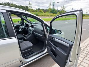 Pelēks Opel Zafira 2009 Rīga, ar dzinēja tilpumu 1.60 L un nobraukumu 307 tūkst. km par 1899 €, foto 7 vietnē AUTOMOTO.COM.LV