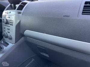 Grey Opel Zafira 2009 in Alytus, with an engine capacity of 1.70 L and mileage of 342 thousand km for 1400 €, photo 16 on AUTOMOTO.COM.LV
