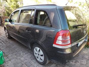 Grey Opel Zafira 2010 in Aluksne, with an engine capacity of 1.60 L and mileage of 218 thousand km for 1850 €, photo 6 on AUTOMOTO.COM.LV