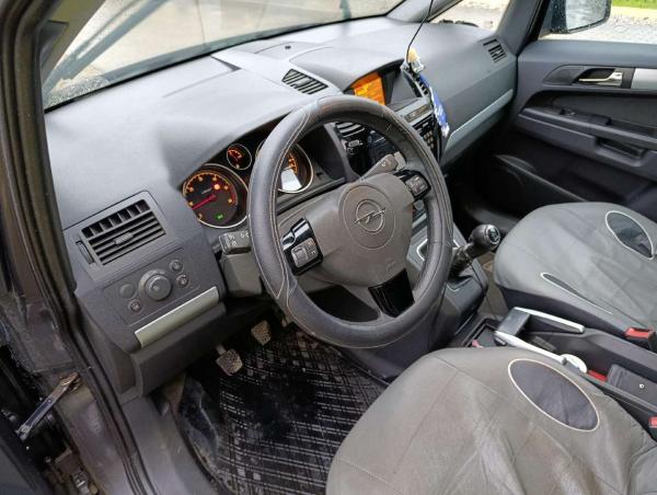 Grey Opel Zafira 2010 in Joniskis, with an engine capacity of 1.69 L and mileage of 249 thousand km for 3350 €, photo 11 on AUTOMOTO.COM.LV