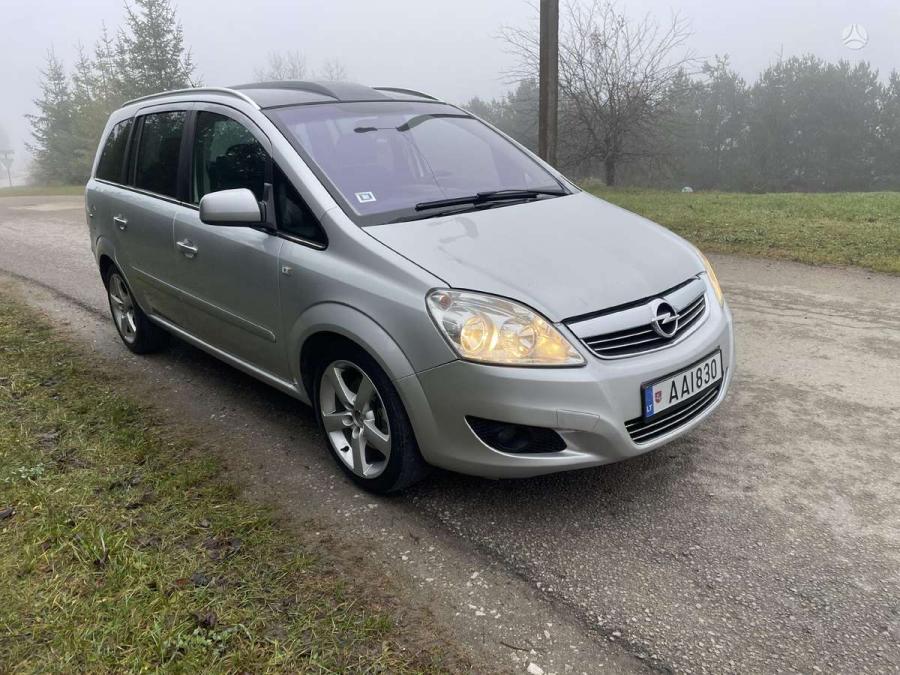 Pelēks Opel Zafira 2010 Kelmė, ar dzinēja tilpumu 1.69 L un nobraukumu 250 tūkst. km par 2800 €, foto 1 vietnē AUTOMOTO.COM.LV