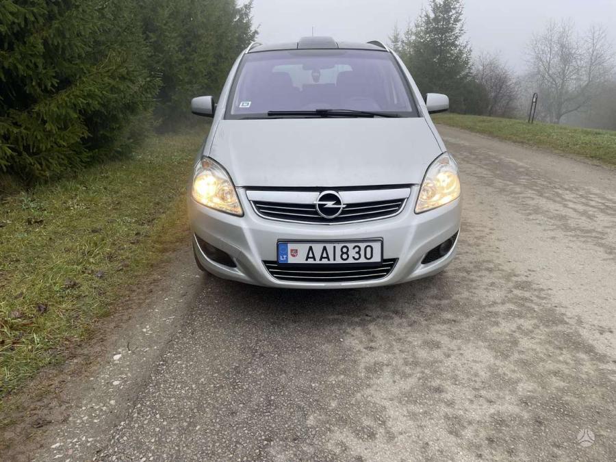 Pelēks Opel Zafira 2010 Kelmė, ar dzinēja tilpumu 1.69 L un nobraukumu 250 tūkst. km par 2800 €, foto 2 vietnē AUTOMOTO.COM.LV