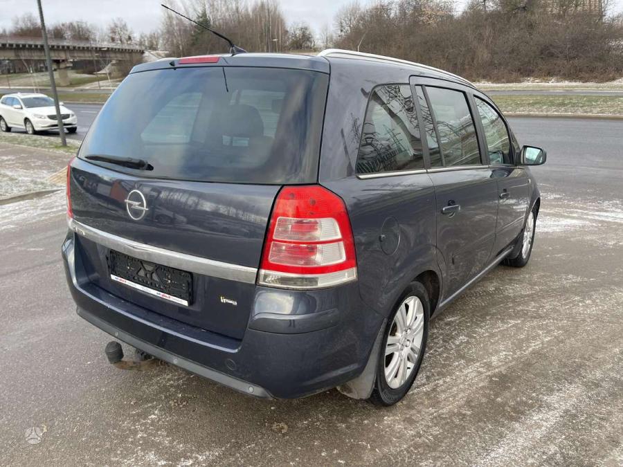 Pelēks Opel Zafira 2010 Kauņa, ar dzinēja tilpumu 1.80 L un nobraukumu 24 tūkst. km par 2950 €, foto 11 vietnē AUTOMOTO.COM.LV
