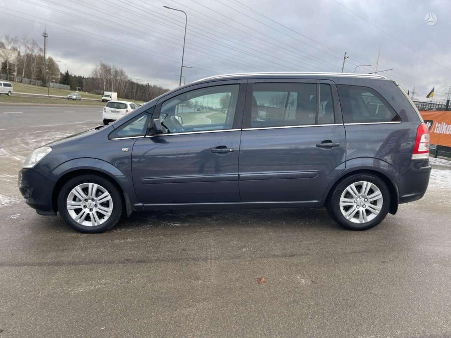 Pelēks Opel Zafira 2010 Kauņa, ar dzinēja tilpumu 1.80 L un nobraukumu 24 tūkst. km par 2950 €, foto 16 vietnē AUTOMOTO.COM.LV