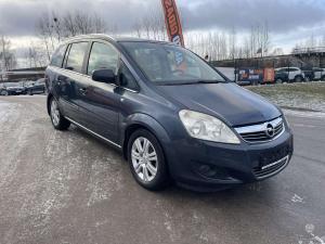 Pelēks Opel Zafira 2010 Kauņa, ar dzinēja tilpumu 1.80 L un nobraukumu 240 tūkst. km par 2950 €, foto  vietnē AUTOMOTO.COM.LV