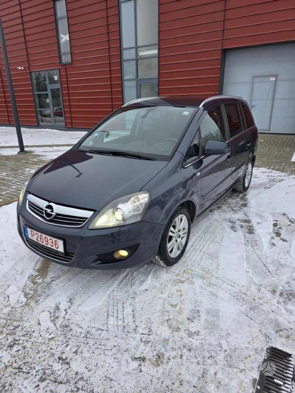 Grey Opel Zafira 2010 in Vilkaviskis, with an engine capacity of 1.91 L and mileage of 224 thousand km for 3300 €, photo 1 on AUTOMOTO.COM.LV