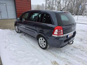 Grey Opel Zafira 2010 in Vilkaviskis, with an engine capacity of 1.91 L and mileage of 224 thousand km for 3300 €, photo 3 on AUTOMOTO.COM.LV