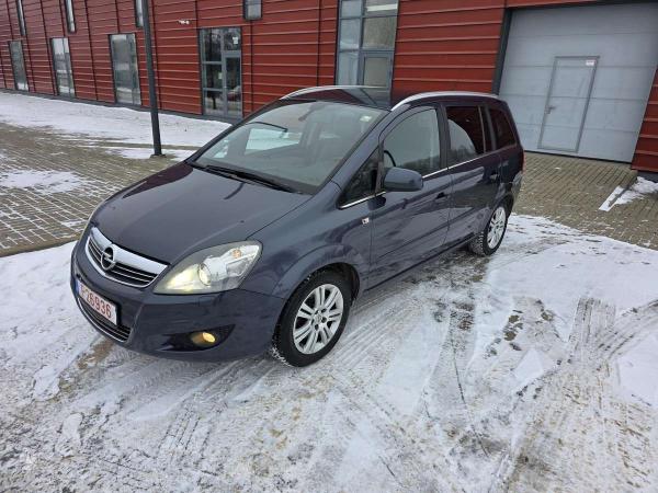 Grey Opel Zafira 2010 in Vilkaviskis, with an engine capacity of 1.91 L and mileage of 224 thousand km for 3300 €, photo 4 on AUTOMOTO.COM.LV