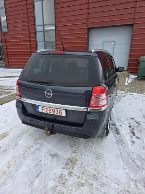 Grey Opel Zafira 2010 in Vilkaviskis, with an engine capacity of 1.91 L and mileage of 224 thousand km for 3300 €, photo 8 on AUTOMOTO.COM.LV