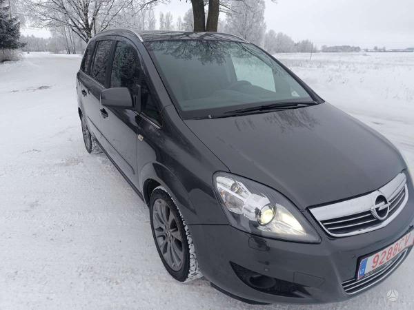Grey Opel Zafira 2010 in Panevezys, with an engine capacity of 1.91 L and mileage of 234 thousand km for 3350 €, photo 2 on AUTOMOTO.COM.LV