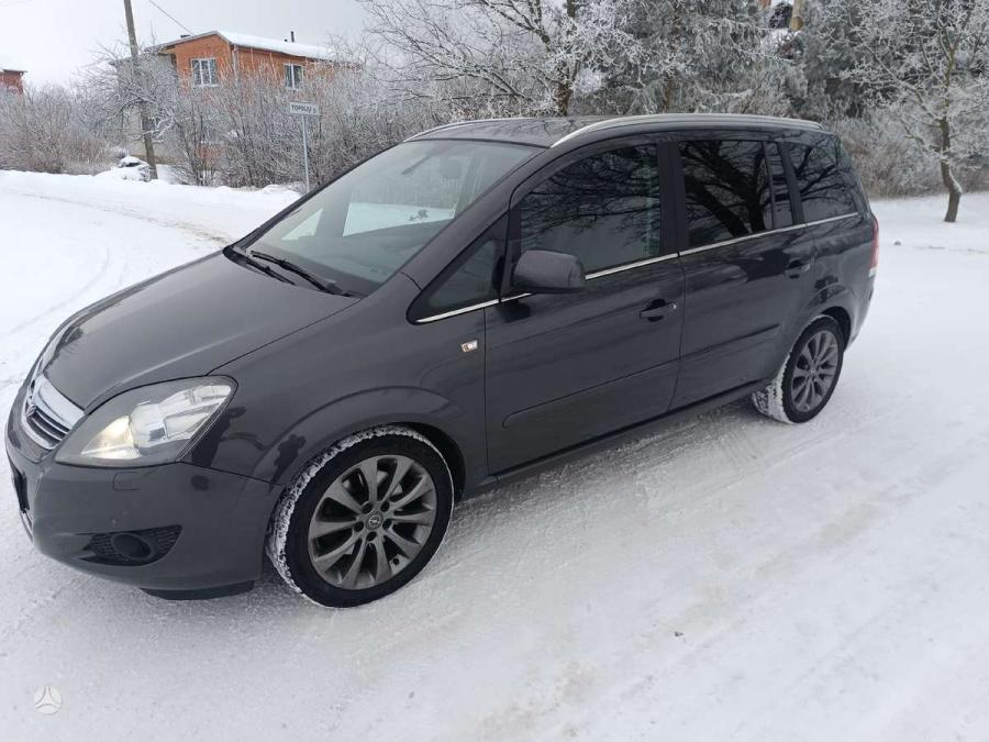 Pelēks Opel Zafira 2010 Panevēža, ar dzinēja tilpumu 1.91 L un nobraukumu 234 tūkst. km par 3350 €, foto 3 vietnē AUTOMOTO.COM.LV