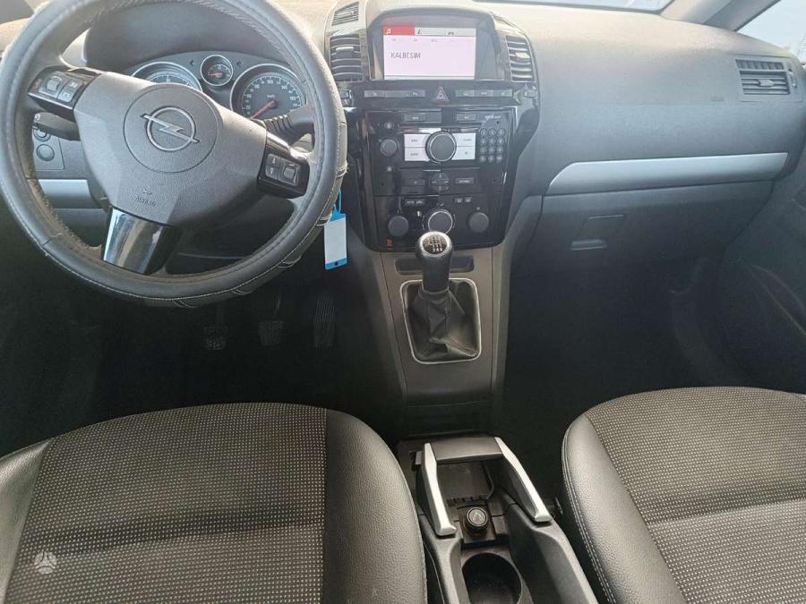 Pelēks Opel Zafira 2010 Panevēža, ar dzinēja tilpumu 1.91 L un nobraukumu 234 tūkst. km par 3350 €, foto 6 vietnē AUTOMOTO.COM.LV