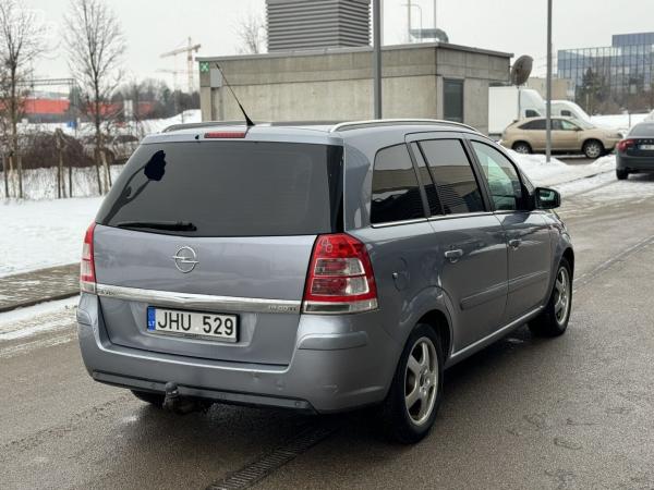 Pelēks Opel Zafira 2010 Viļņa, ar dzinēja tilpumu 1.90 L un nobraukumu 289 tūkst. km par 1999 €, foto 3 vietnē AUTOMOTO.COM.LV