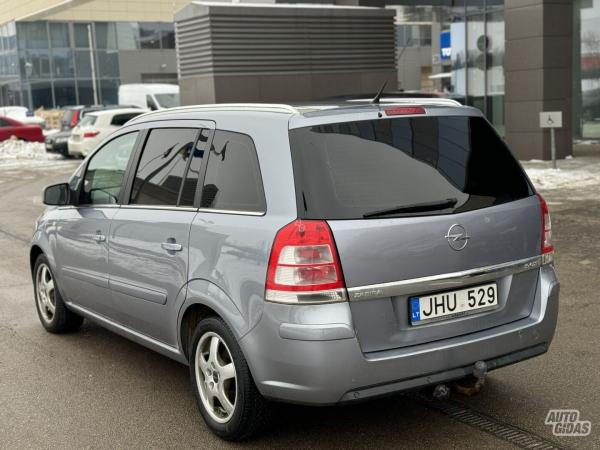 Pelēks Opel Zafira 2010 Viļņa, ar dzinēja tilpumu 1.90 L un nobraukumu 289 tūkst. km par 1999 €, foto 4 vietnē AUTOMOTO.COM.LV
