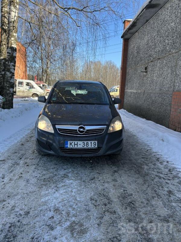 Серый Опель Зафира 2010 в Рига, объемом двигателя 2.20 л и пробегом 257 тыс. км за 1600 €, фото 1 на AUTOMOTO.COM.LV