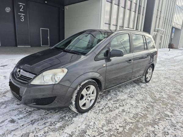 Grey Opel Zafira 2010 in Vilnius, with an engine capacity of 1.69 L and mileage of 235 thousand km for 2950 €, photo 1 on AUTOMOTO.COM.LV