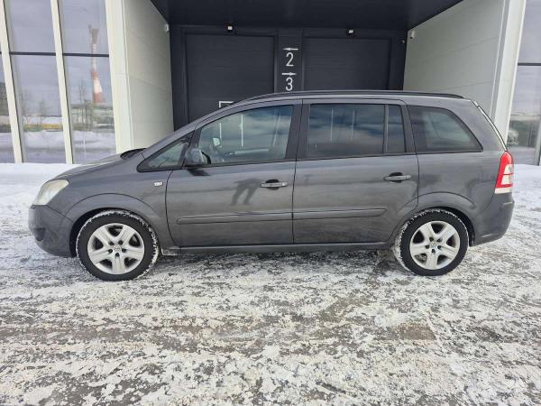 Grey Opel Zafira 2010 in Vilnius, with an engine capacity of 1.69 L and mileage of 235 thousand km for 2950 €, photo 2 on AUTOMOTO.COM.LV