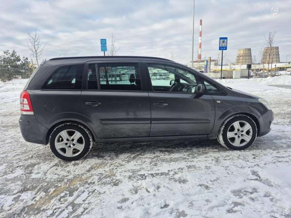 Grey Opel Zafira 2010 in Vilnius, with an engine capacity of 1.69 L and mileage of 235 thousand km for 2950 €, photo 5 on AUTOMOTO.COM.LV